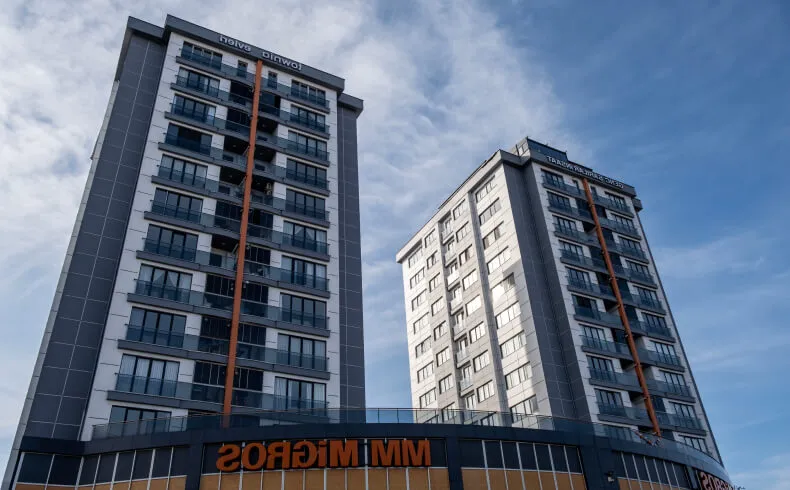 Gençsarılar İnşaat PVC Kapı Pencere ve Korkuluk Uygulaması